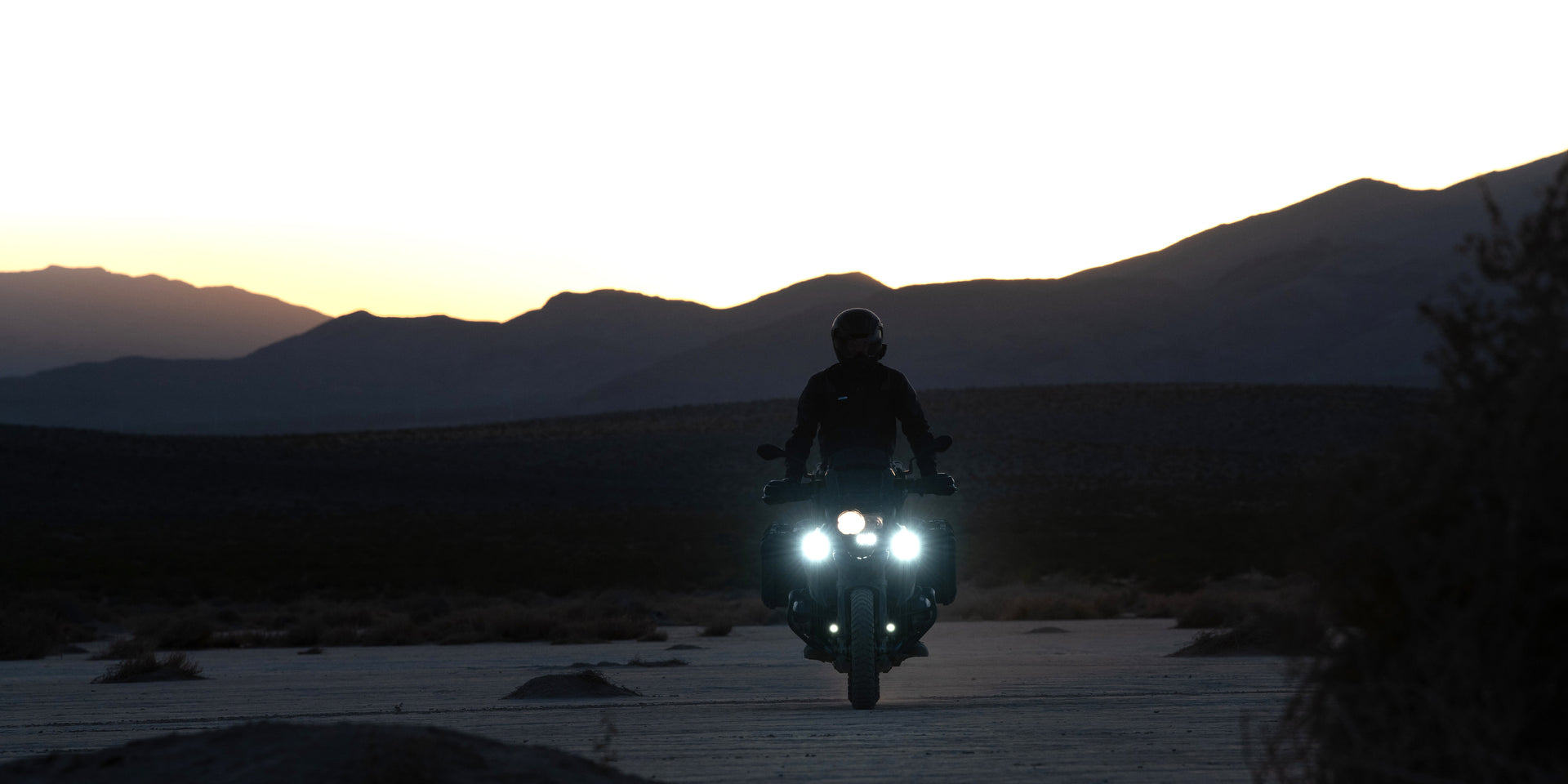 DENALI D7 PRO Dual-Beam 4-inch Dia. LED Driving Light with Swappable X-Lens